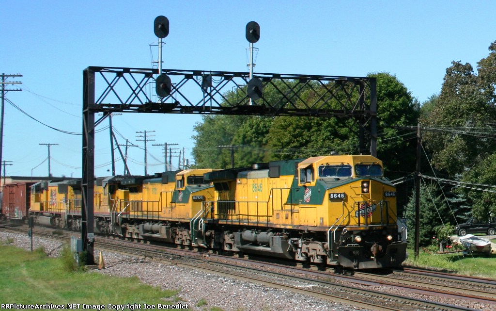 CNW 8646 & 8701